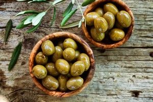 Πώς θα φτιάξετε τις καλύτερες ελιές στο σπίτι | cantinamag.gr