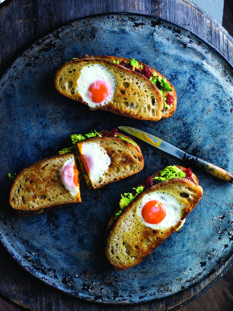 Σάντουιτς με αυγό στη μέση | cantina.protothema.gr