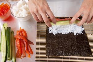 Τα μυστικά για τέλειο σούσι στο σπίτι | cantinamag.gr