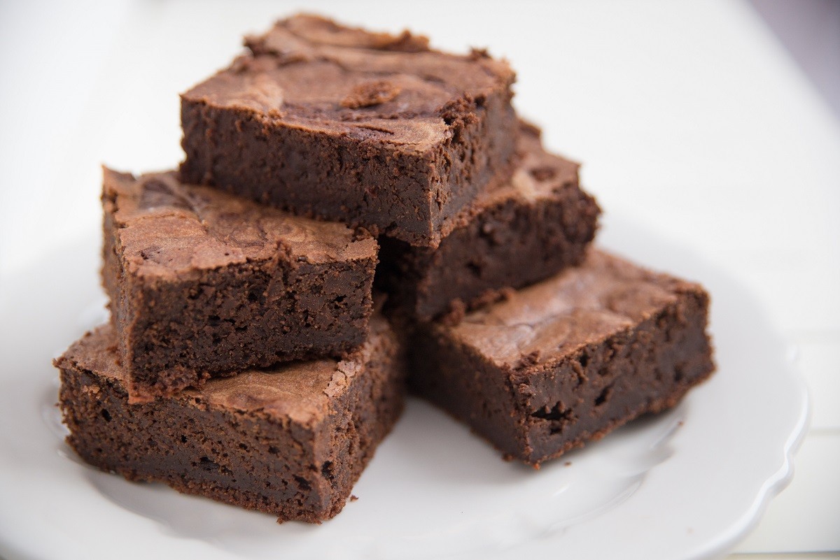 Αντιφλεγμονώδη brownies με βούτυρο αμυγδάλου και 3 μόνο υλικά ...