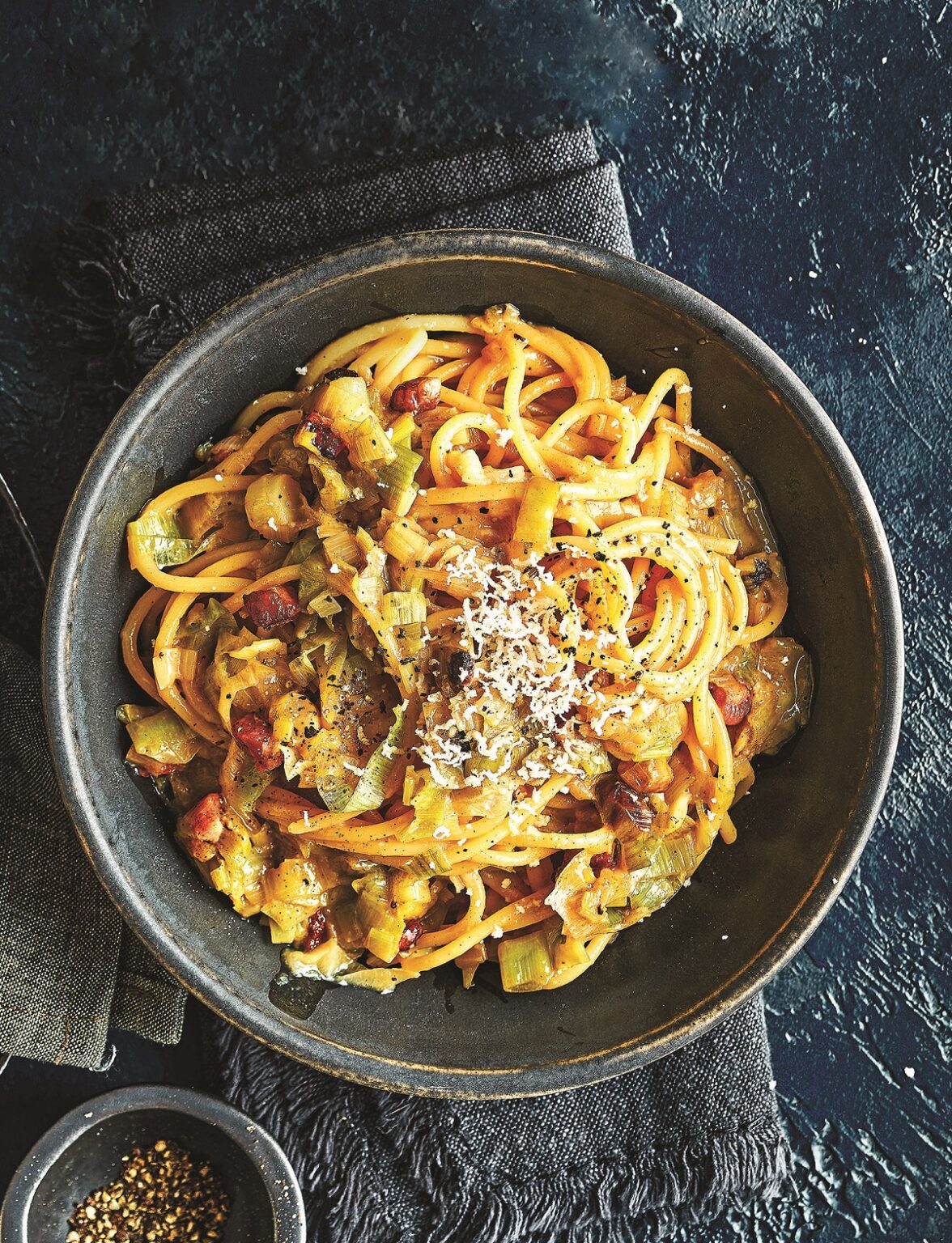 Η συνταγή της ημέρας. Μοσχάρι με μελιτζάνες, κοκκάρια και καρδάμωμο. Το ...