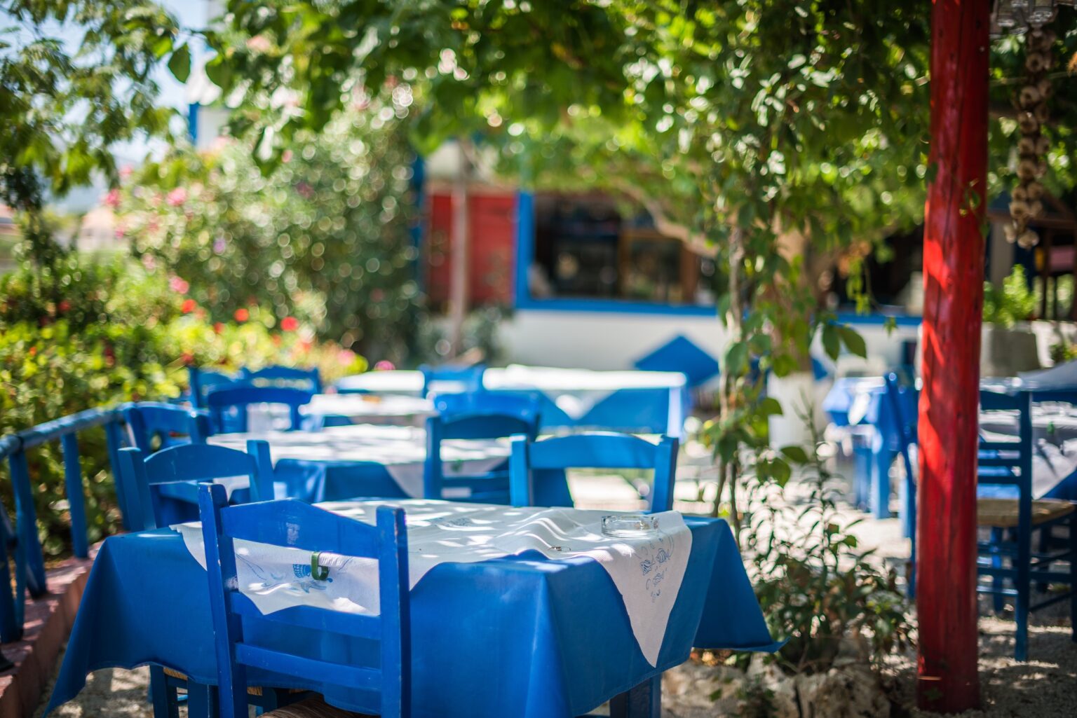 15 ταβέρνες στη Θεσσαλονίκη για κρέας, θαλασσινά και μαγειρευτά ...