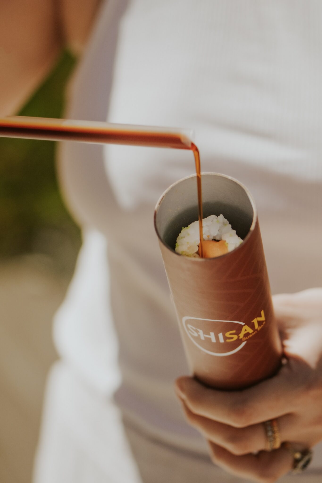 Δοκιμάσαμε πρώτοι το Sushi Pop στην Αθήνα: Το viral push-pop sushi των ...